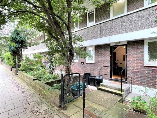 Joseph Trotter Close, Clerkenwell EC1R, 4 bed maisonette to rent, £4,550 pcm | PrimeLocation