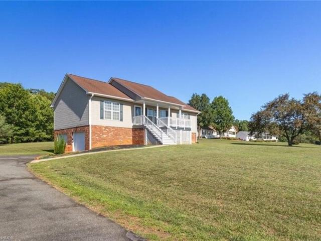 Josephs Ln, Pinnacle, Home For Sale