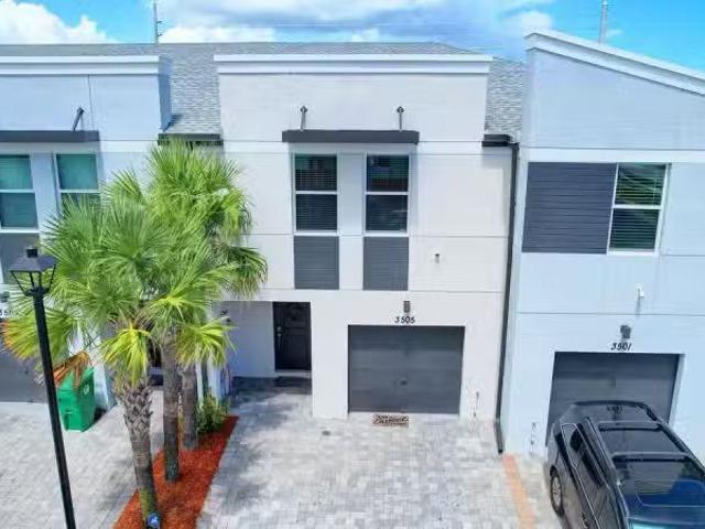 Joshua Tree, LAKE WORTH, FL 33461