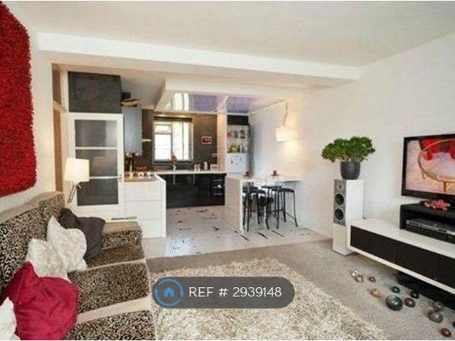 Jowett House, London SW9, 3 bed flat to rent, £3,080 pcm | PrimeLocation