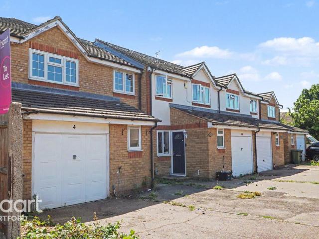 Joyce Green Lane, DARTFORD 3 bed end of terrace house to rent £1,900 pcm £438 pw