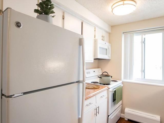 JT 1 Bedroom Apartment for Rent at Joliet Towers Apartments, Aurora, CO 80012 Aurora Hills