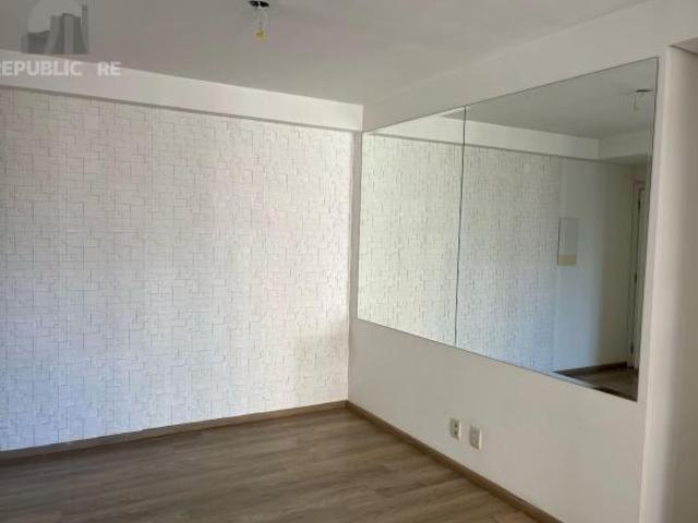Junto ao Shopping Iguatemi. 3 quartos 1 suíte sacada, churrasqueira e 1 vaga