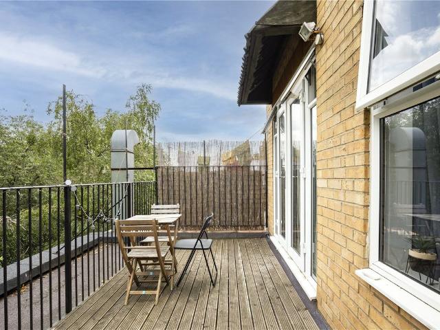 Junction Road, Archway, London N19, 3 bed flat to rent, £3,250 pcm | PrimeLocation