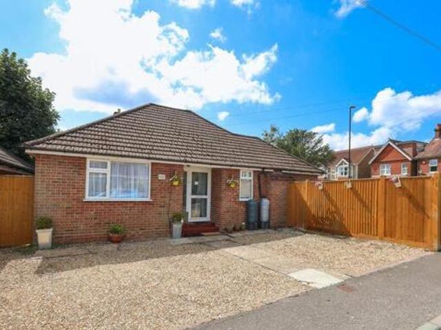 Junction Road, Burgess Hill, 2 Bedroom Detached