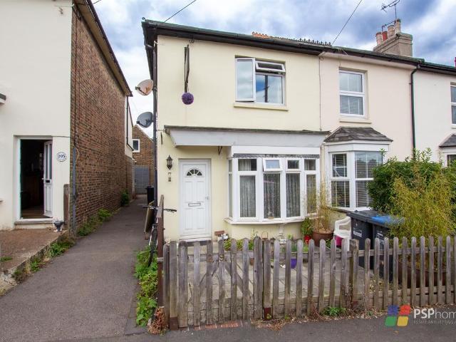 Junction Road, Burgess Hill RH15, 1 bed flat to rent, £950 pcm | PrimeLocation