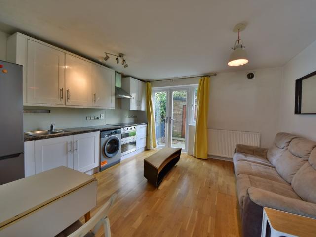 Junction Road, Linden Walk, Archway, London N19, 2 bed flat to rent, £2,250 pcm | PrimeLocation