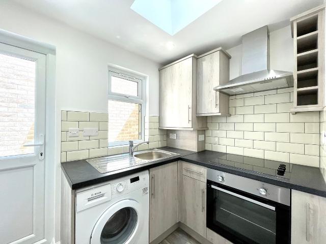 Junction Road, London N19, 2 bed flat to rent, £1,995 pcm | PrimeLocation