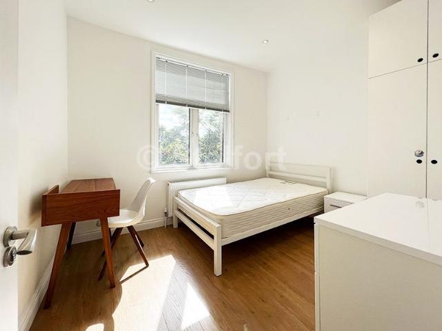 Junction Road, London N19, 5 bed maisonette to rent, £5,000 pcm | PrimeLocation
