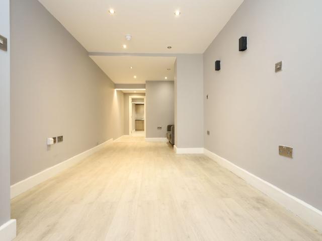 Junction Road, London N19, Studio to rent, £1,500 pcm | PrimeLocation