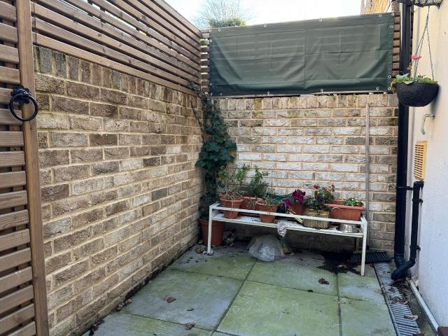 Junction Road / Pemberton Gardens, Archway, London N19, 1 bed flat to rent, £1,250 pcm | PrimeLocation