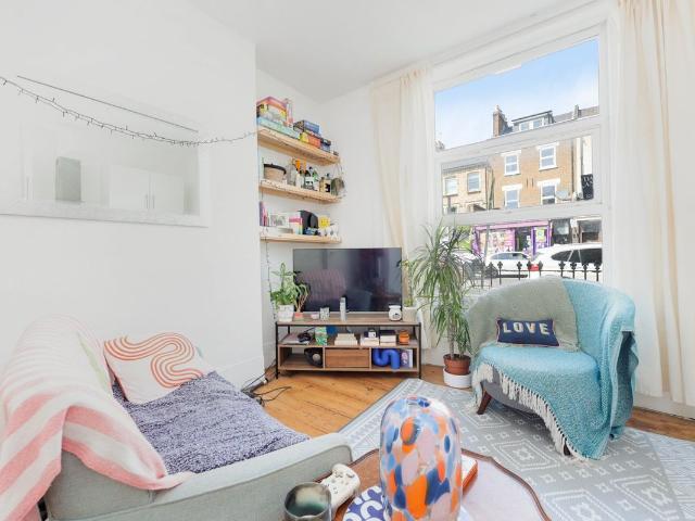 Junction Road, Tufnell Park N19, 1 bed flat to rent, £2,000 pcm | PrimeLocation