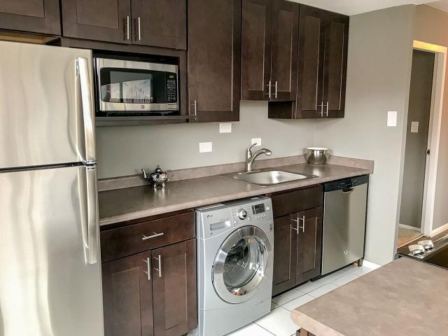 Juneau Village Towers Apartments Milwaukee, WI 2 Bedroom Apartment for Rent at 1029 North Jackson Street, Milwaukee, WI 53202 Juneau Town