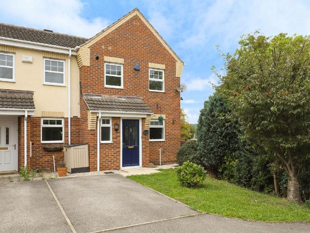 Juniper Close, Hollingwood S43, 3 bed town house to rent, £1,000 pcm | PrimeLocation