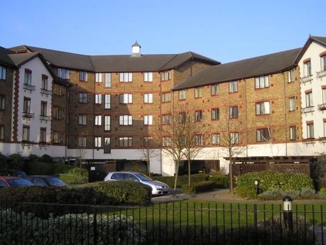 Juniper Court, Hanworth Road, Hounslow TW3, 2 bed flat to rent, £1,700 pcm | PrimeLocation