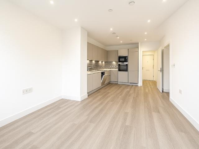 Juniper Crescent, London, SE10 1 bed apartment to rent £1,950 pcm £450 pw