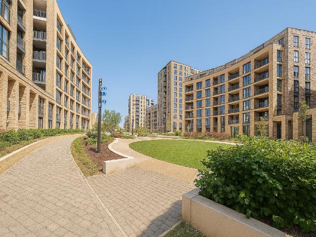 Juniper Crescent, London SE10, 1 bed flat to rent, £1,950 pcm | PrimeLocation