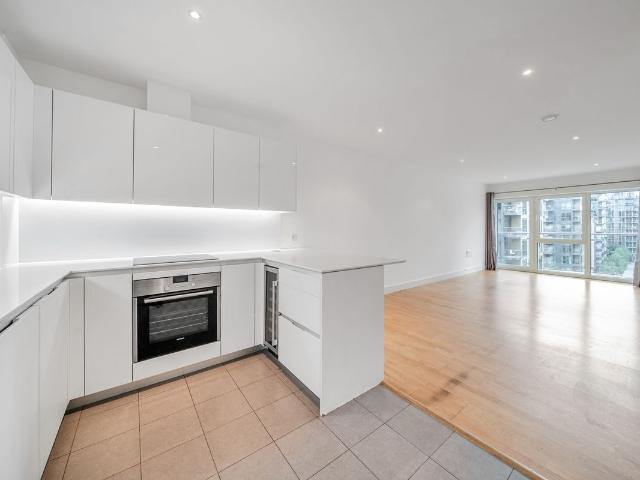 Juniper Drive, London SW18, 2 bed shared accommodation to rent, £2,800 pcm | PrimeLocation