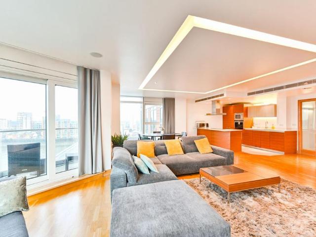 Juniper Drive, Wandsworth, London, SW18 2 bed flat to rent £5,500 pcm £1,269 pw