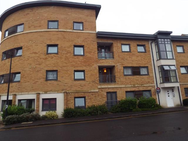 Juniper House, Swindon, SN1 2 bed flat to rent £1,000 pcm £231 pw