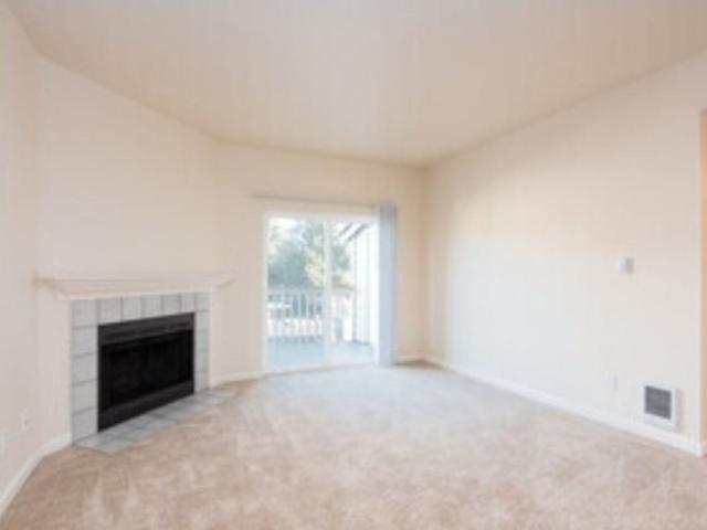 Juanita Brook 2 Bedroom Apartment for Rent at 11240 Ne 132nd St, Kirkland, WA 98034