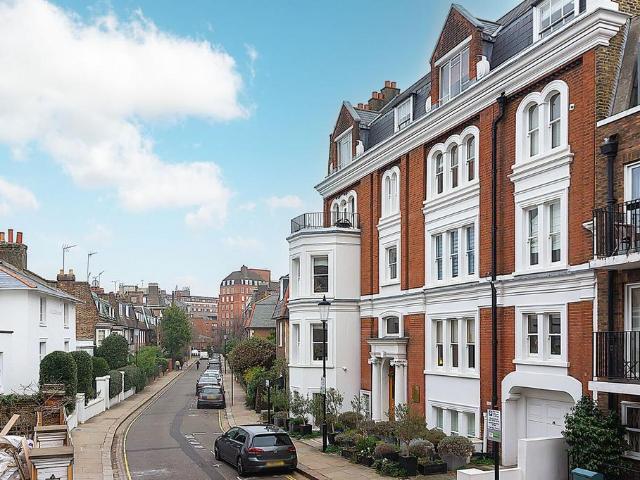 Jubilee Place, Chelsea, London, SW3 Studio to rent £1,950 pcm £450 pw