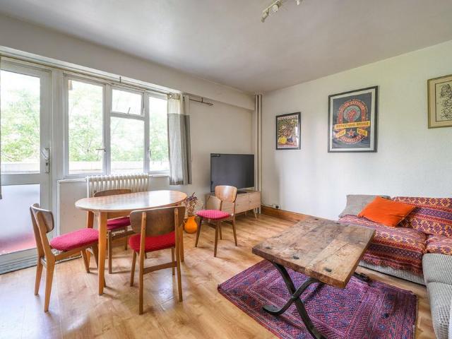 Jubilee Street, Limehouse, London, E1 1 bed flat to rent £1,712 pcm £395 pw