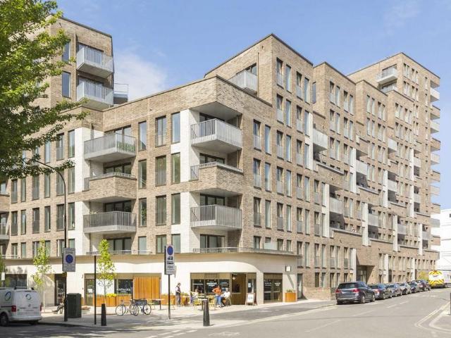 Jubilee Walk, London WC1X 2 bed flat to rent £4,700 pcm £1,085 pw