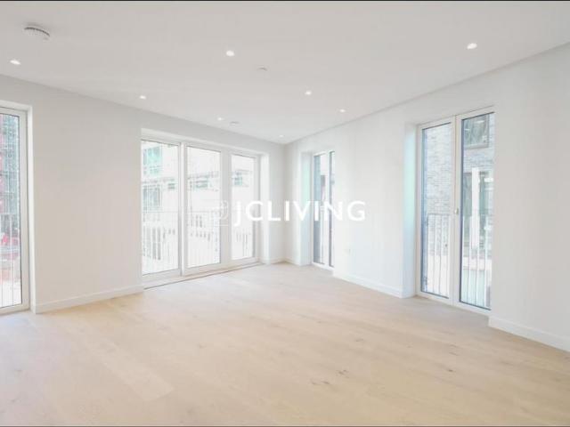 Jubilee Walk, London 2 bed apartment to rent £5,399 pcm £1,246 pw