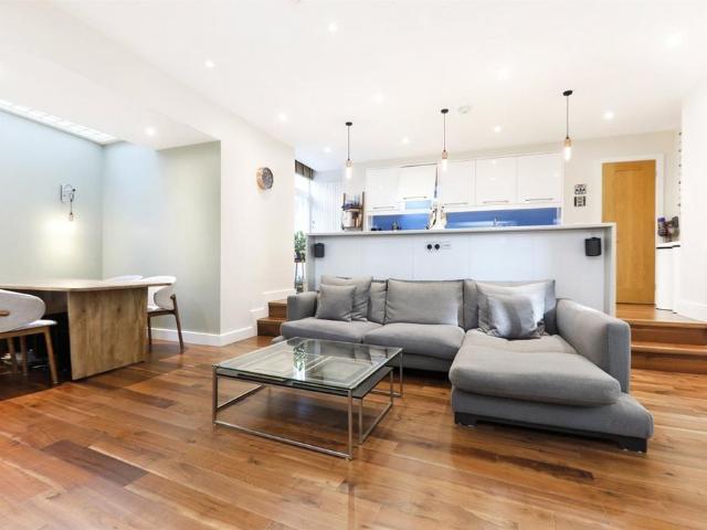Judd Street, London, WC1H 2 bed apartment to rent £4,117 pcm £950 pw