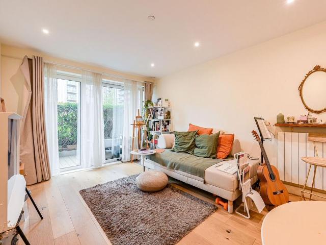 Judde House, Duke of Wellington. 1 bed flat to rent £2,150 pcm £496 pw