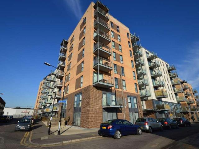 Jude Street, London 2 bed flat to rent £1,998 pcm £461 pw