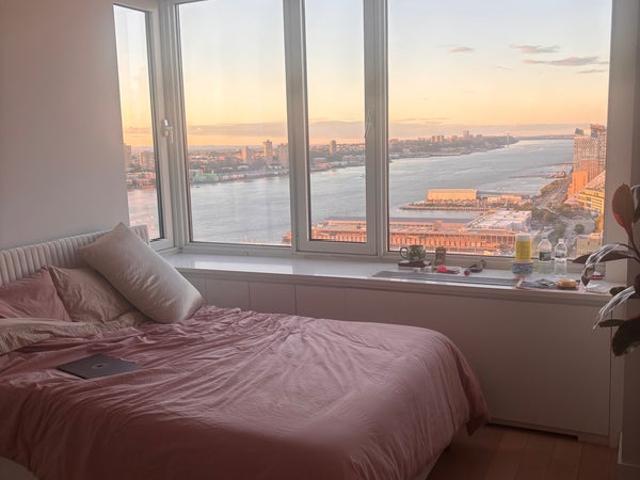 JULY SUBLET Master bedroom with Hudson view