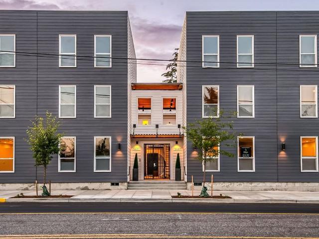 Julian Apartments 2 Bedroom Apartment for Rent at 5681 Ne Glisan St, Portland, OR 97213 North Tabor