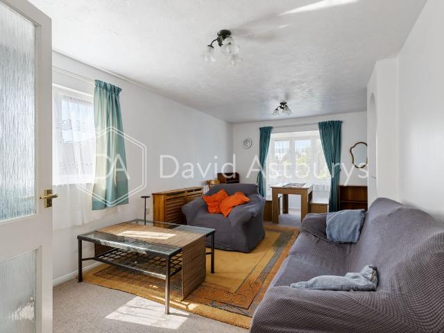 Juliana Close, East Finchley, London N2, 2 bed flat to rent, £1,700 pcm | PrimeLocation