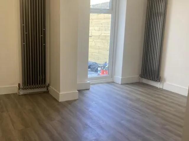 Julian's Primary School West Norwood, 16 Wolfington Road, West Dulwich, London, SE27 0JF, United Kingdom | Room for rent #140399503 | Rentberry