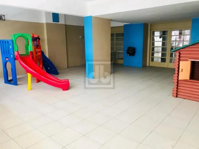 Julio Bogoricin Copacabana Vende Quatro quartos está com 3 Suíte vaga escriturada