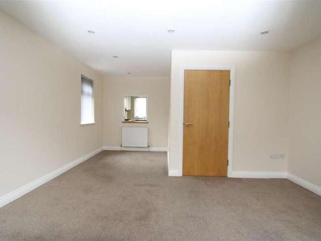 Jupiter Crescent, Five Lane Ends, Bradford, BD2