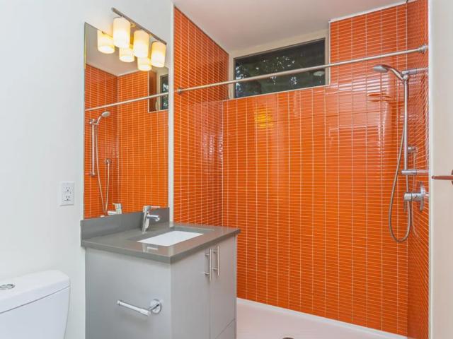 Jupiter Studio Apartment for Rent at 155 17th Ave, Seattle, WA 98122 Minor