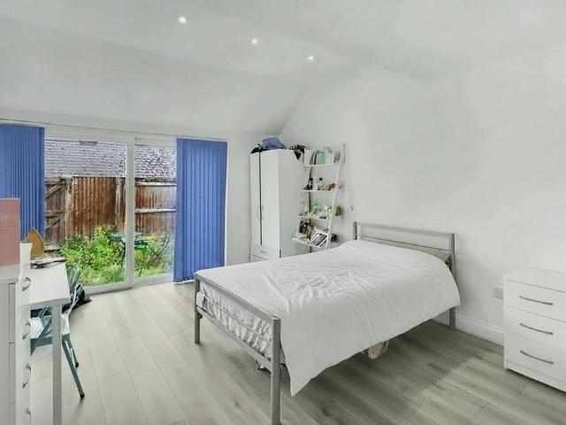 Jupiter Way, London, N7 4 bed terraced house to rent £3,950 pcm £912 pw