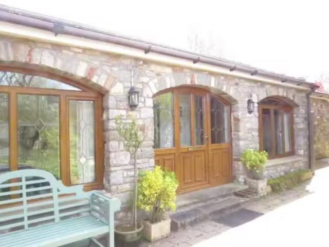 Cozy Cottage for rent in Church Road, Winscombe, North Somerse.