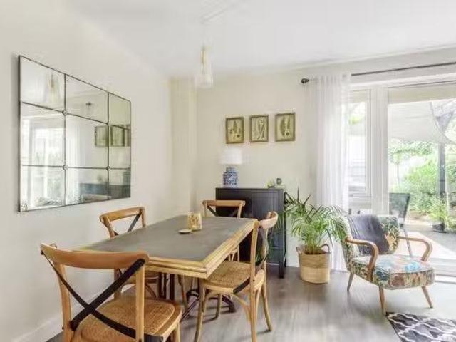 Deal! End terrace house to rent in Rosebay Gardens, Headington.