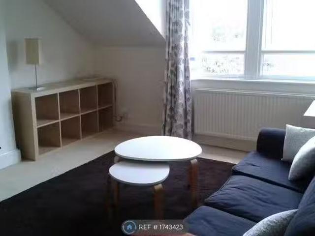 For Rent! Flat to rent in The Common, London W5