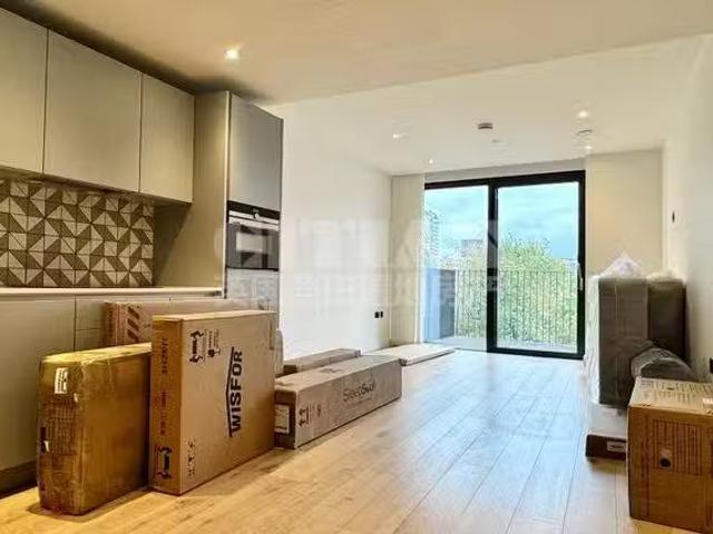 Cozy Flat to rent in The Denizen, 43 Golden Lane, London EC1Y