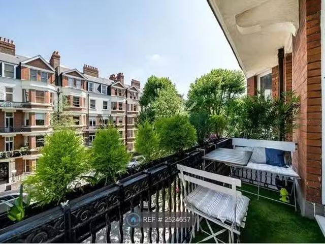 Just in! Flat to rent in Wymering Mansions, London W9