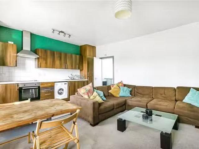Rental! Flat to rent in Acre Lane, London SW2