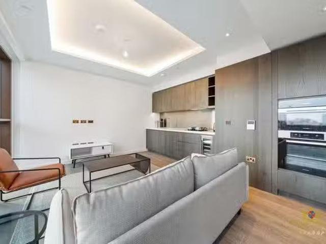 For Rent! Flat to rent in Apartment B505, 8 Carnation Way, Lon.