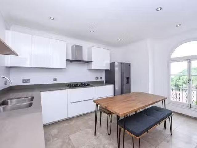 Rental! Flat to rent in Fortune Green Road, West Hampstead, Lo.
