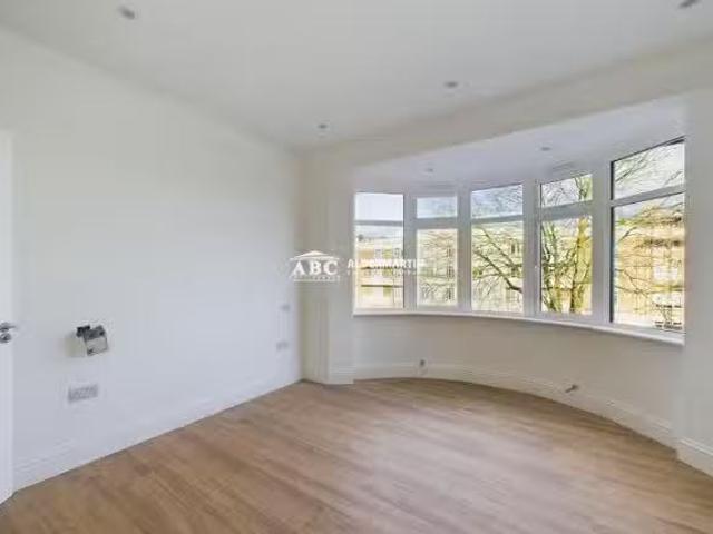 Just in! Flat to rent in Green Lane, London NW4