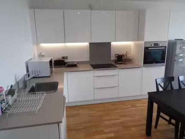 Deal! Flat to rent in St. Marks Square, Bromley BR2